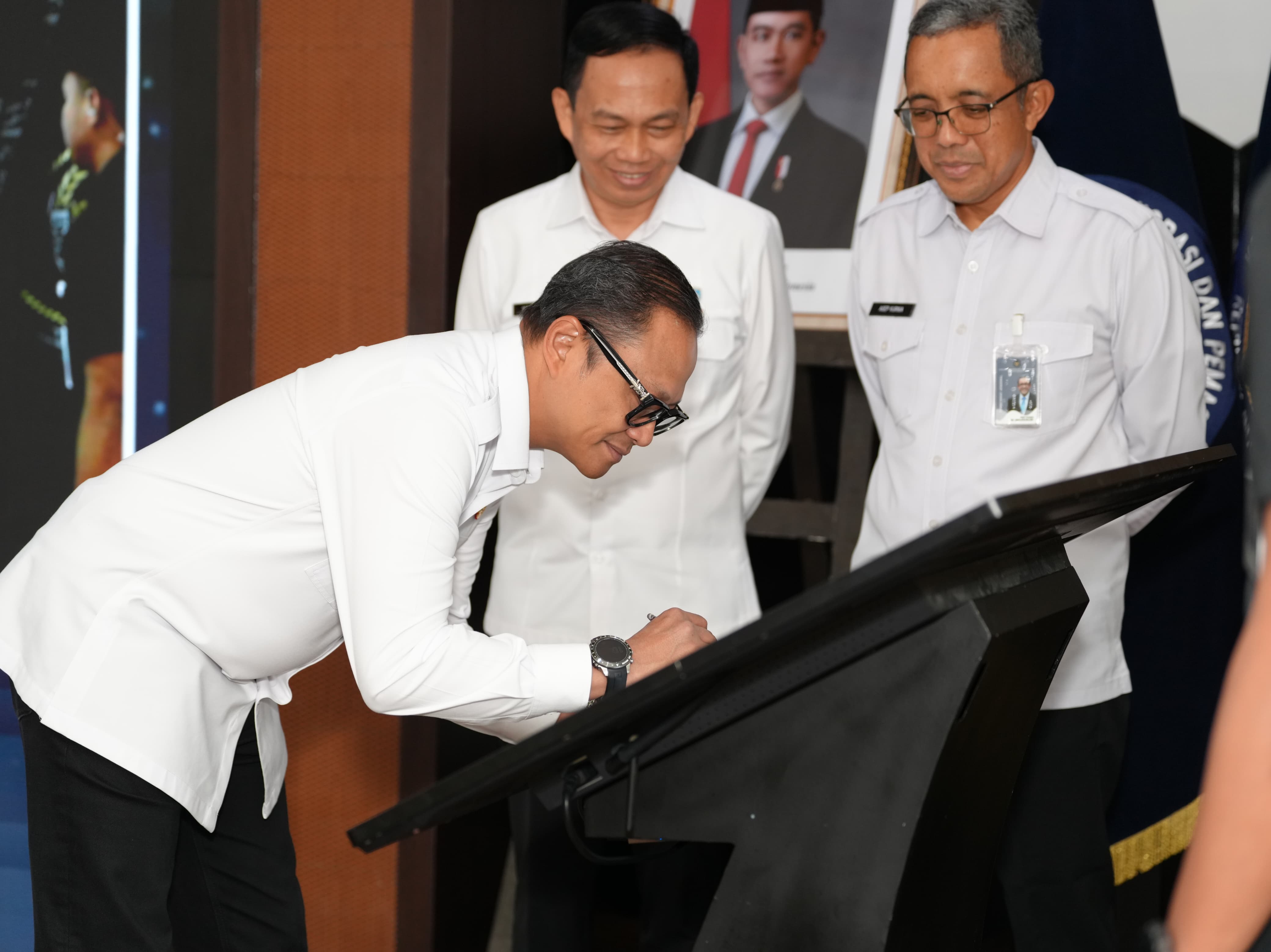 Apa Itu Visa on Arrival Indonesia dan Bagaimana Cara Pengajuannya? – Direktorat Jenderal Imigrasi